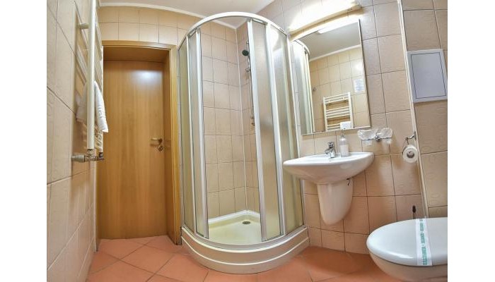 Hotel Paraul Rece din Busteni Romania travos.ro